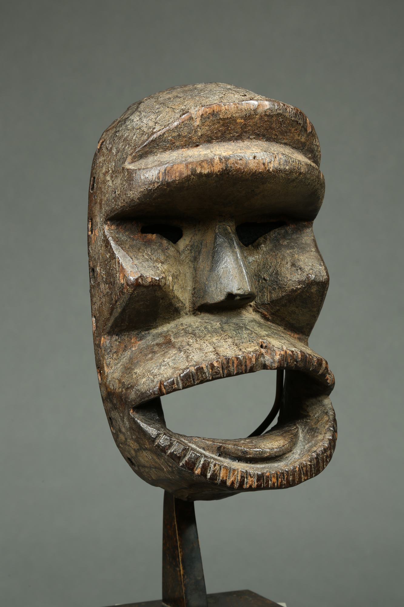 L.A. TRIBAL :: SHOWCASE :: DIMONDSTEIN TRIBAL ARTS